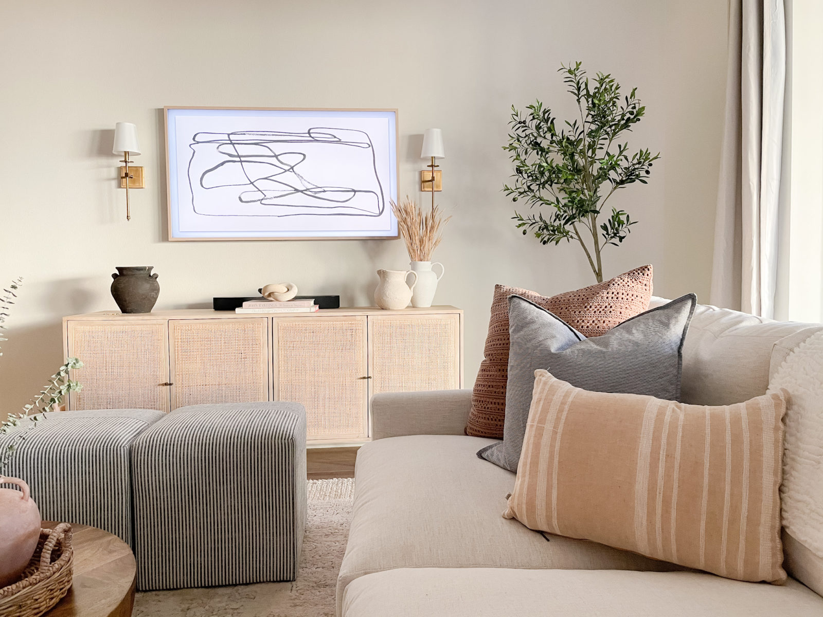 Your Ultimate Pillow Layering Guide for Sofas - Dwell & Oak