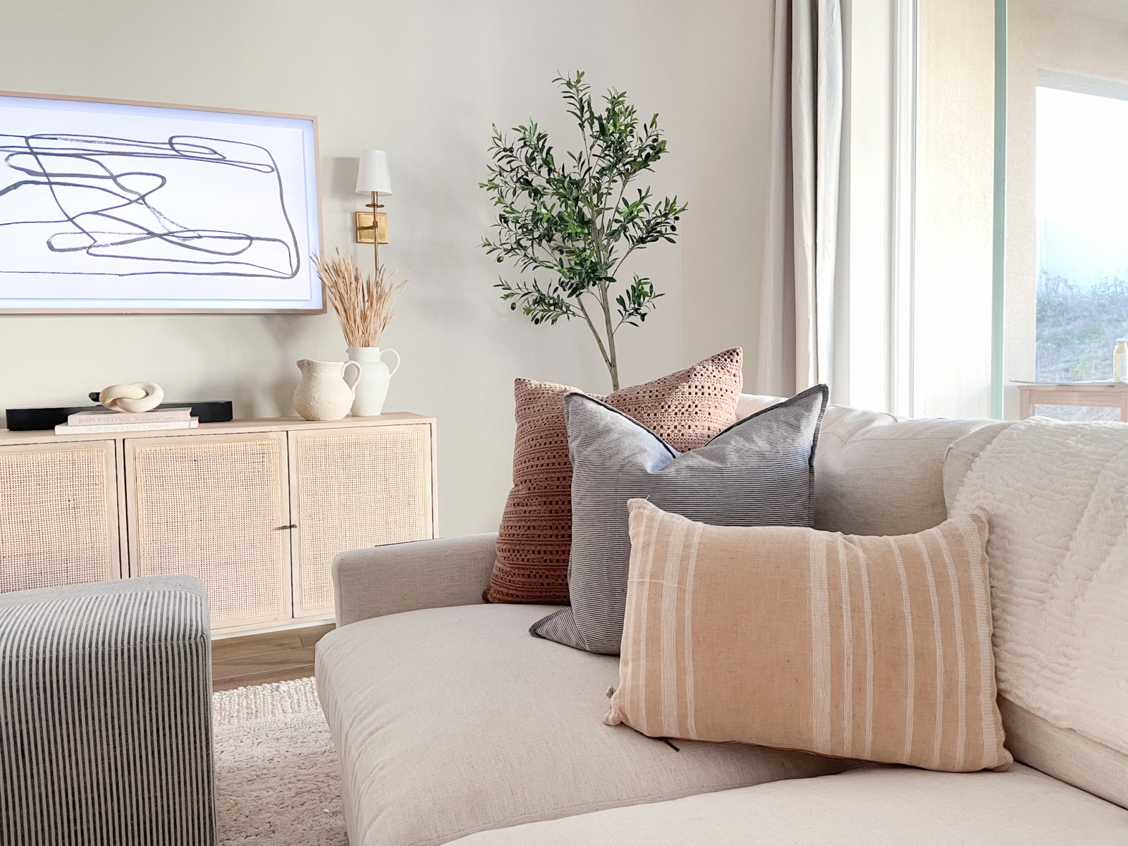 Your Ultimate Pillow Layering Guide for Sofas - Dwell & Oak